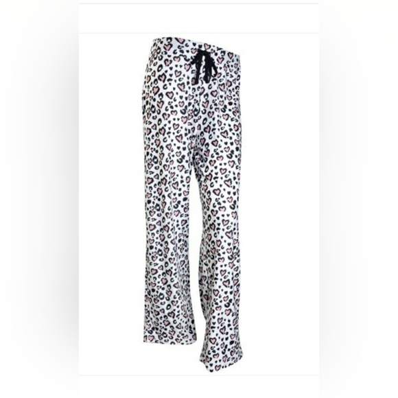 Amanda Blu | Intimates & Sleepwear | Amanda Blumini Cheetah Hearts ...